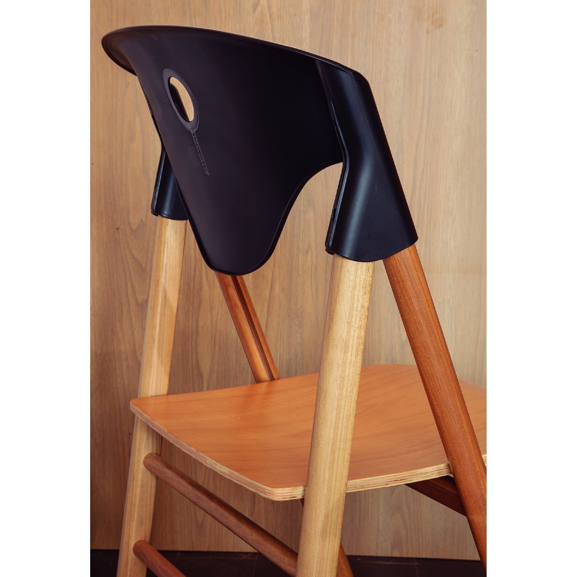 Cadeira Tramontina Flare Madeira Tauari Acabamento Verniz PU Encosto ...